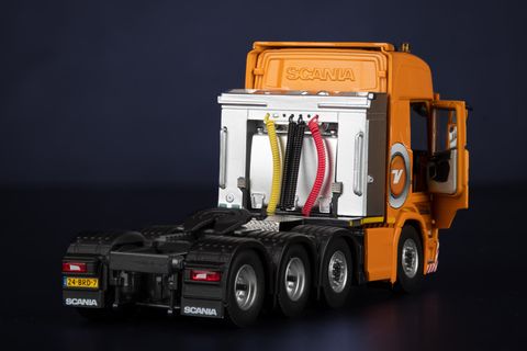 VAN DER VLIST; SCANIA R HIGH ROOF 8X4 – Inconst