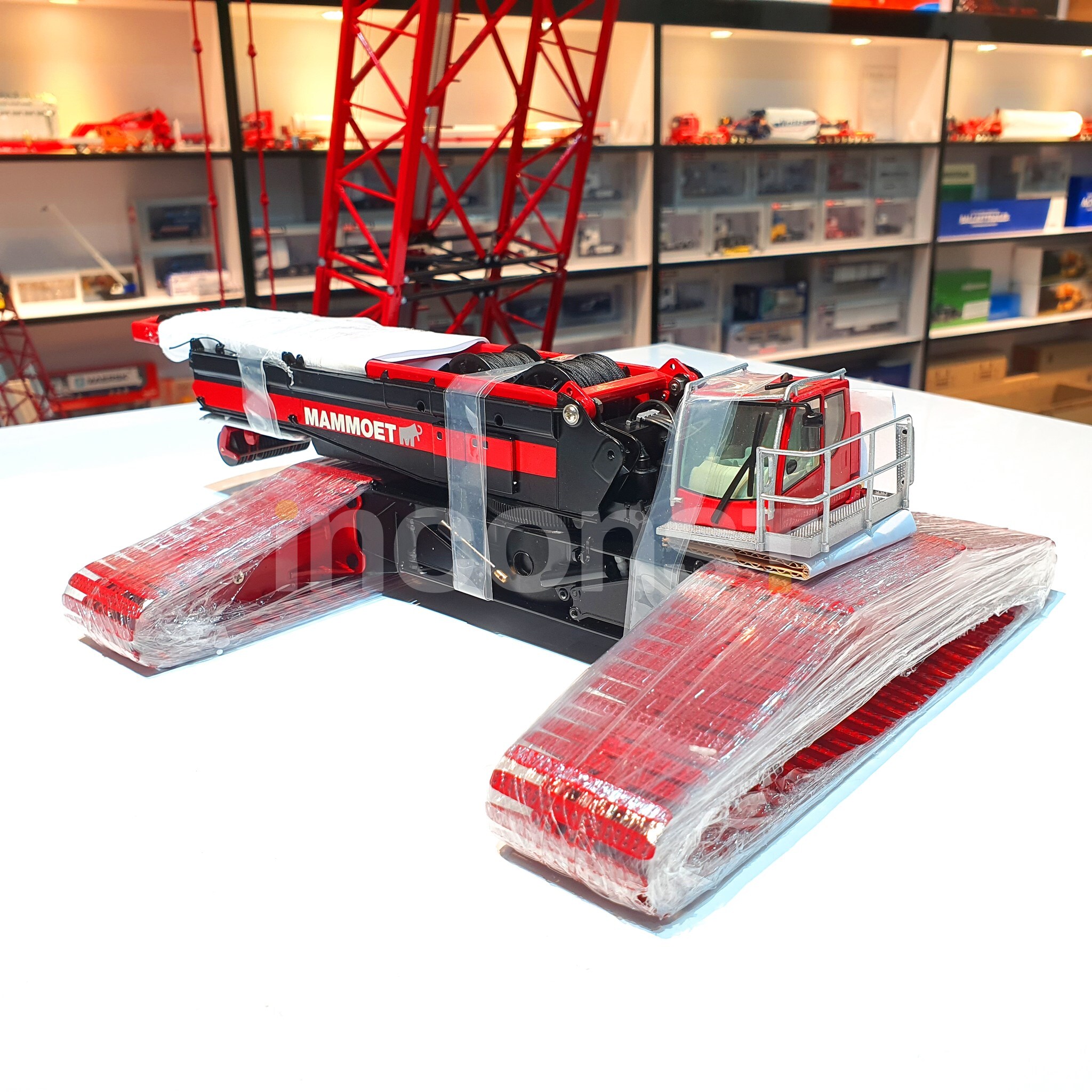 MAMMOET; LR 1600 CRAWLER CRANE – Inconst