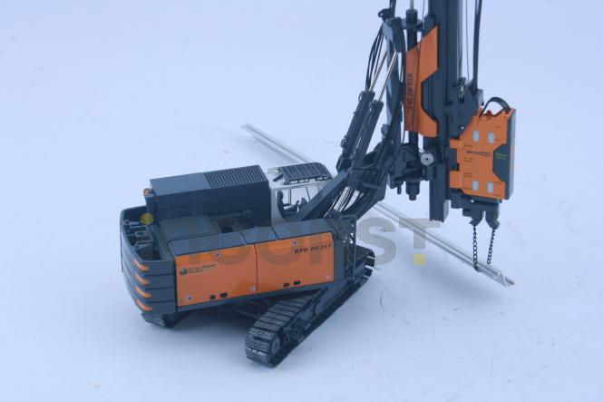 RTG PILE DRIVE RG21T WITH HYDRAULIC VIBRATOR – Inconst