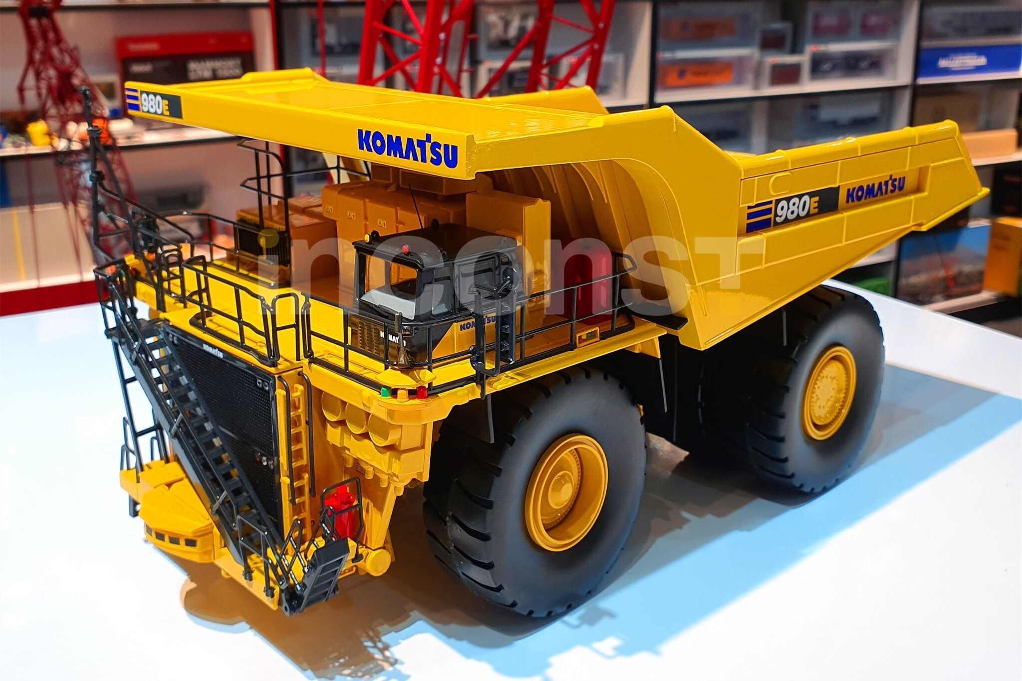 KOMATSU 980E-AT DUMP TRUCK – Inconst