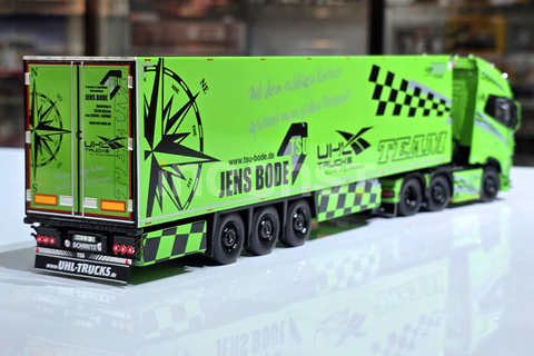 Bode, Jens; Volvo FH05 Globetrotter XL with 3-axle refrigerated trailer ...