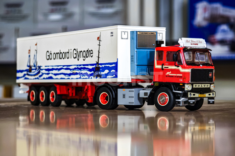 ALFRED PEDERSEN; VOLVO F89 4X2 CLASSIC REEFER TRAILER - 3 AXLE – Inconst