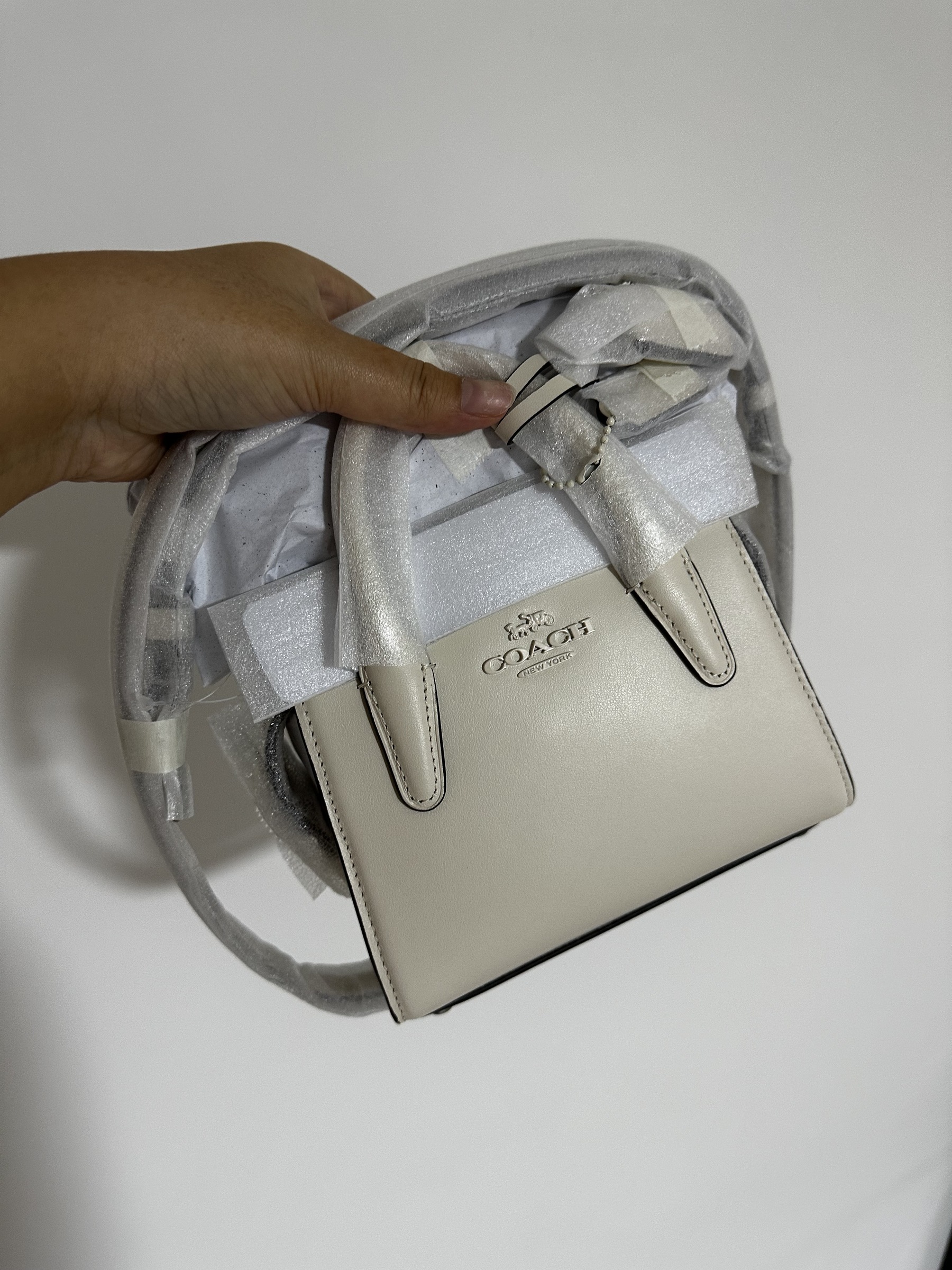 [Ready Stock DO] COACH Andrea Mini Carryall In Silver/Chalk – Vinee Bag