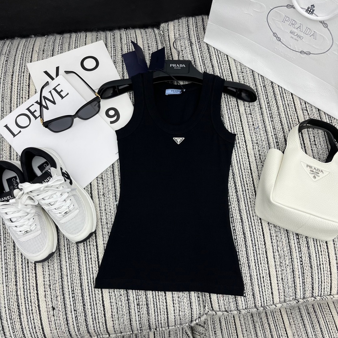 Prada 23ss basic top – Theluxystudio Prada 23ss basic top – Theluxystudio
