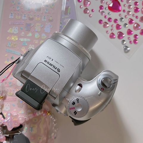 Fujifilm Finepix S304 – Ones Studio