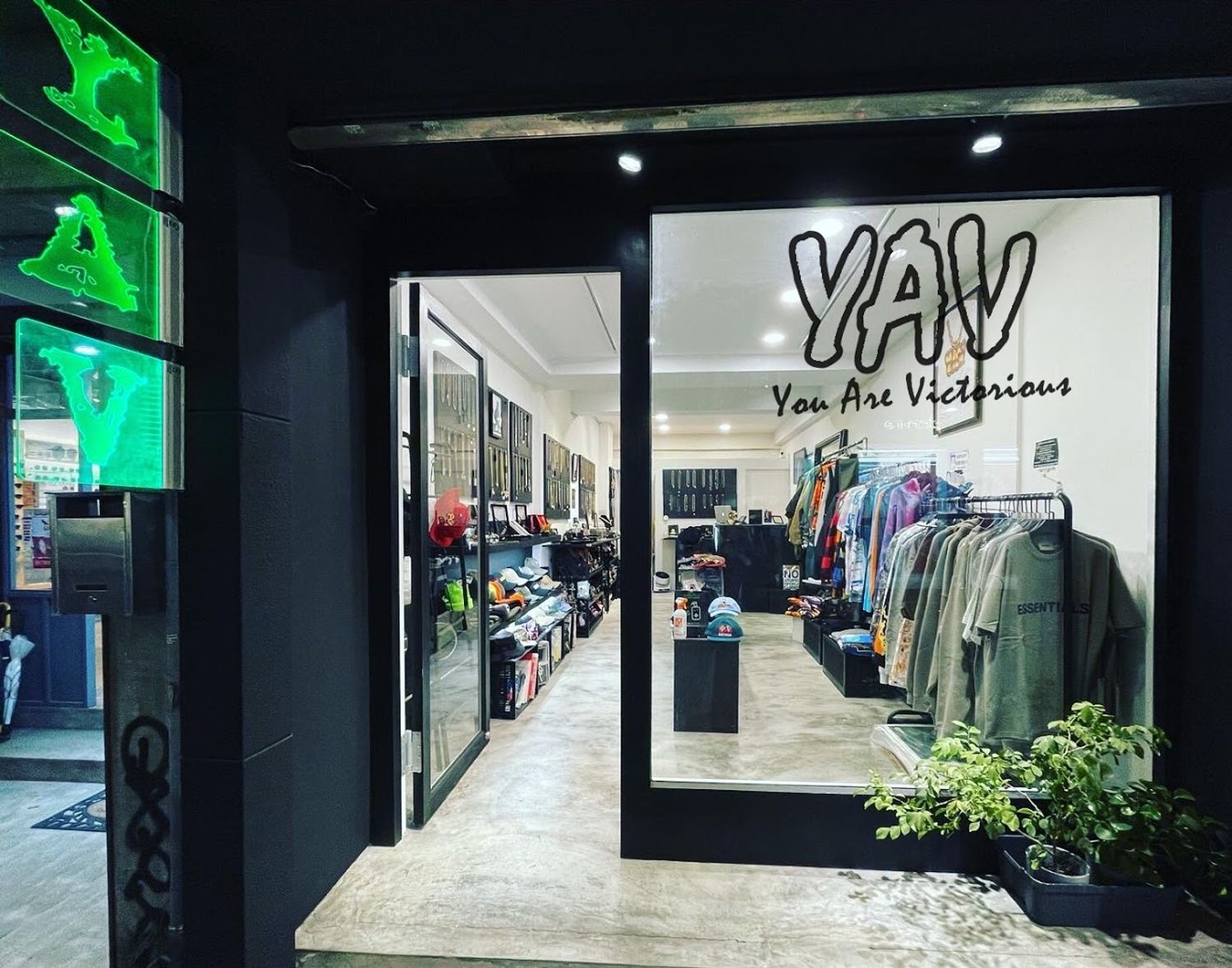 YAV Boutique