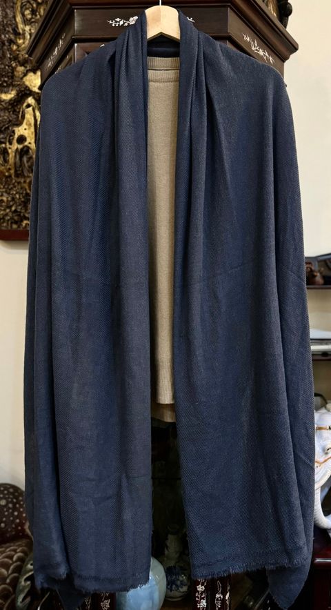 4Ply Pashmina Cashmere 喀什米爾圍巾 披肩(短鬚.斜織款) 超柔軟款 #4205-M 深灰 – L&R異國小舖&雪子翡翠古董精品