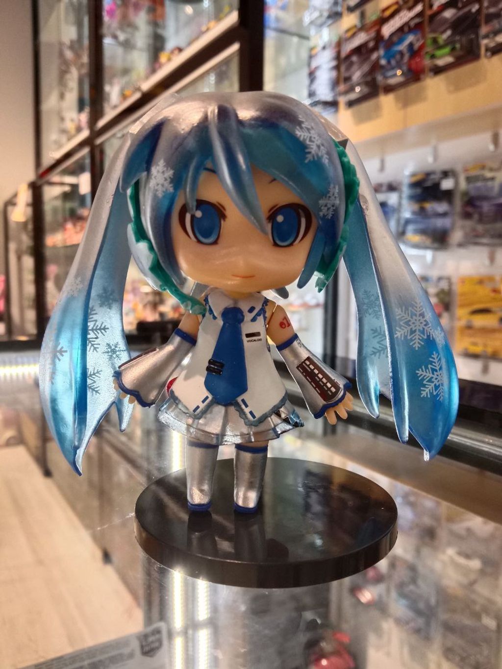 Hatsune Miku Standing and Sitting 9cm Mini Figurines 6pcs SET Japan ...