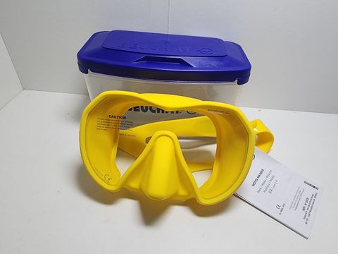 Beuchat Maxlux S Silicone Scuba diving mask – CORAL DIVE STORE