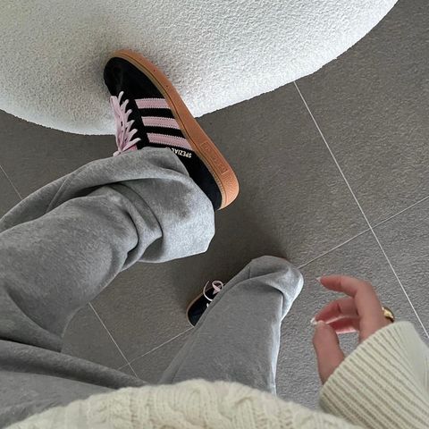 [預購] Adidas HANDBALL SPEZIAL 黑粉 IE5897 – Non Border