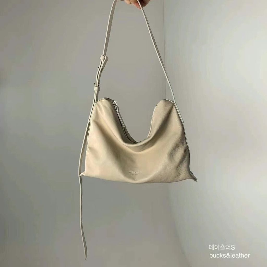 現貨~Mini Hobo 麂皮流浪包（小號） – Wear-Meadow