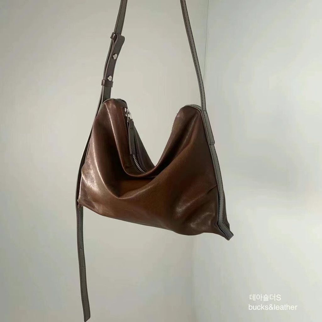 現貨~Mini Hobo 麂皮流浪包（小號） – Wear-Meadow