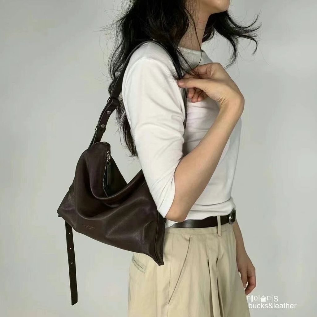 現貨~Mini Hobo 麂皮流浪包（小號） – Wear-Meadow