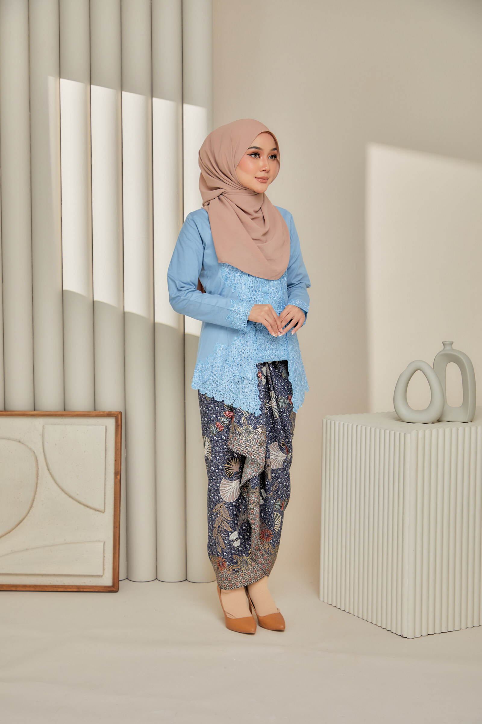 (SET) Kebaya Kuntum Sky Blue X Pario Kally Blue – Byhisdaisy HQ