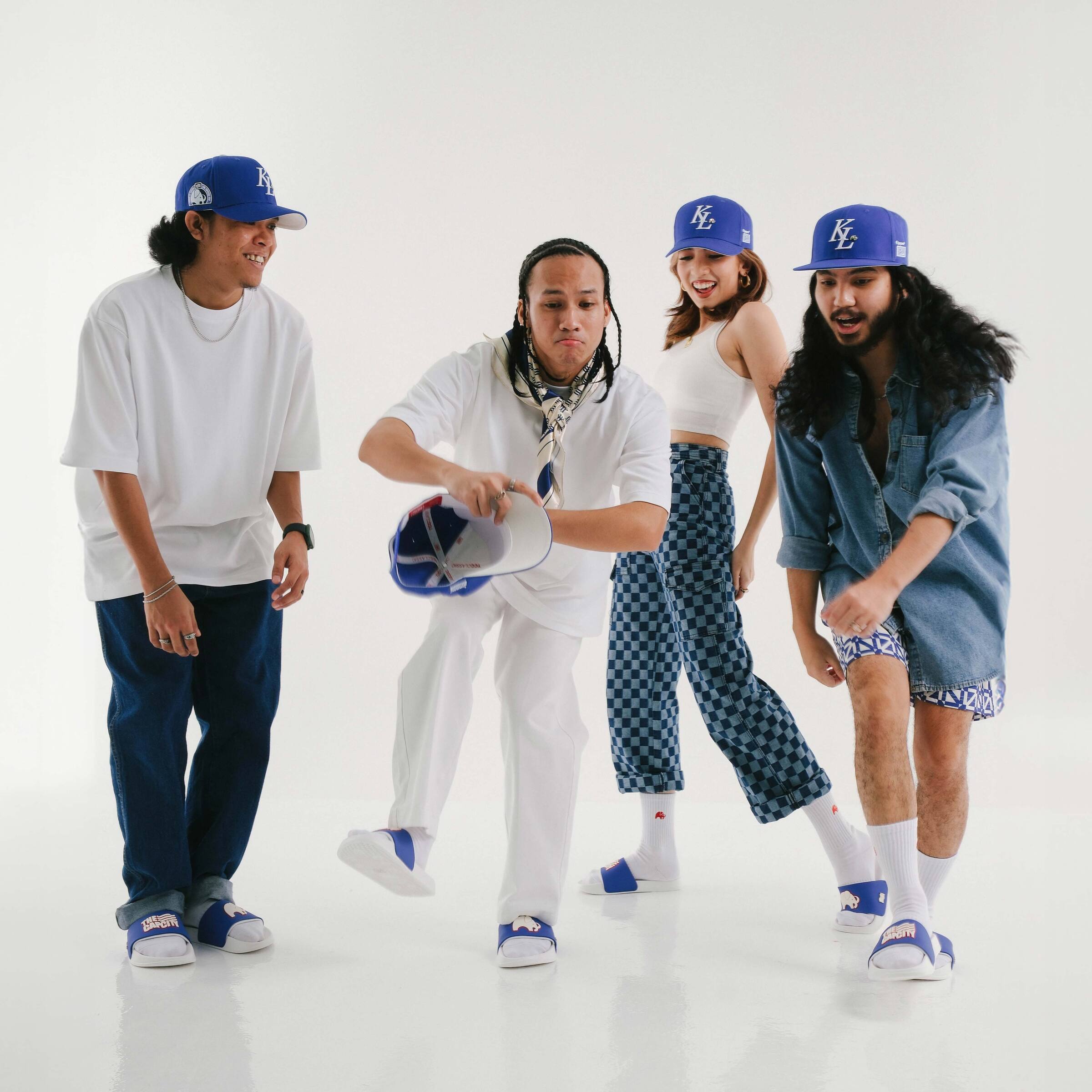 TCC X FIPPER SLIP ON - BU/WH – The Cap City