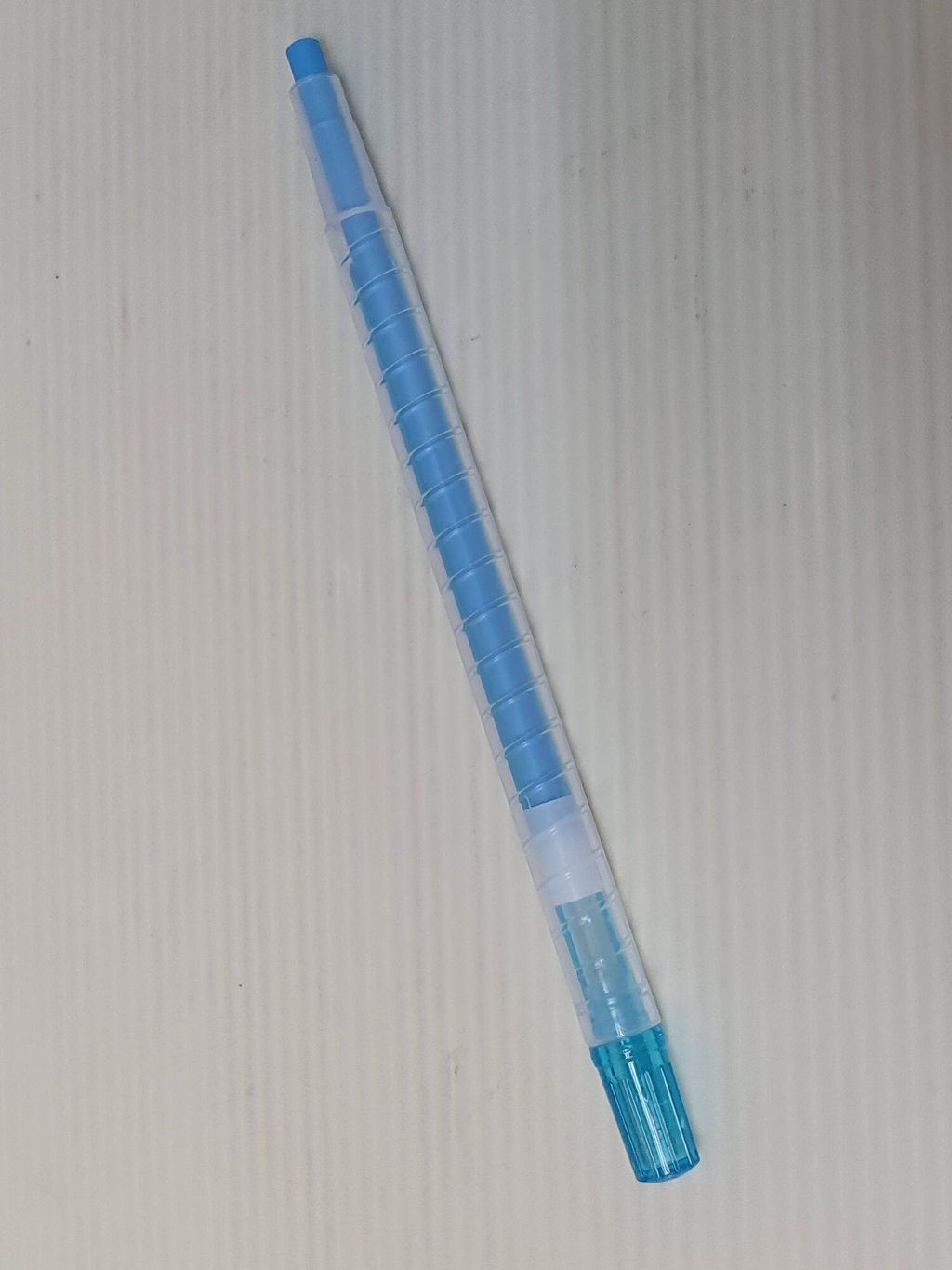 Buncho Dong - A Toru Twistable Colour Pencil / Twistable Color Pencil ...