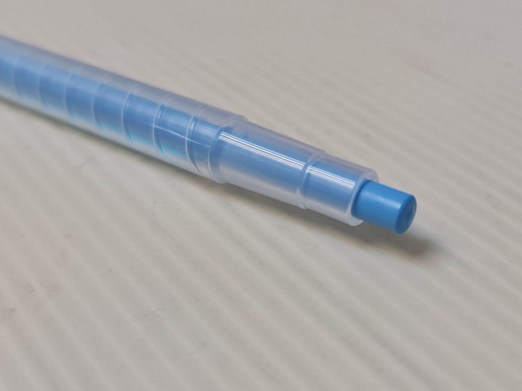 Buncho Dong - A Toru Twistable Colour Pencil / Twistable Color Pencil ...