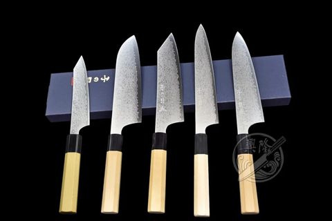 興隆刀剪行〕 黑崎優閃光流粉末鋼牛刀210mm 一体黑檀柄.*- 興隆刀剪行〕 黑崎優閃光流粉末鋼牛刀210mm 一体黑檀柄.*-
