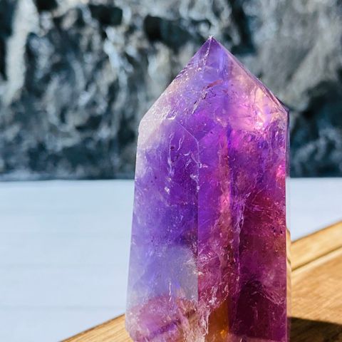 CP324轉頻神器紫水晶能量柱｜卡關必逆襲｜小人變貴人｜學渣轉學霸｜還是麻瓜冥想必備礦 – 春光調頻所