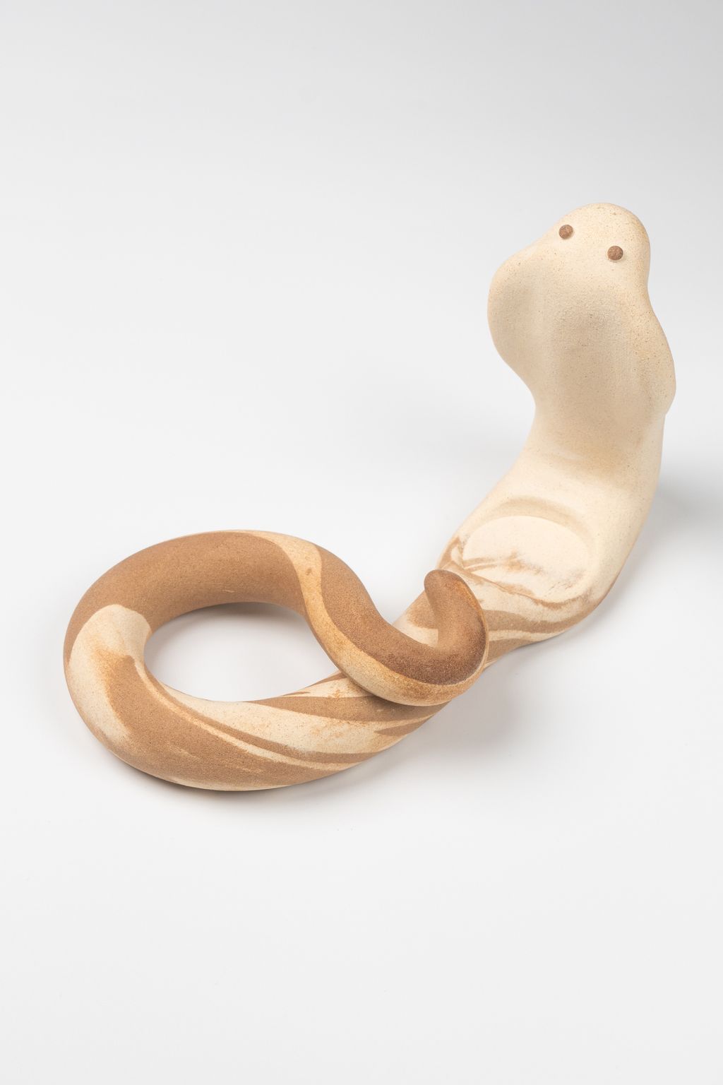 蛇進來 ！ 陶瓷招財擺件｜咖啡棕 – 森蔦工作室 Suniao Studio