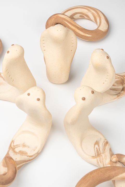 蛇進來 ！ 陶瓷招財擺件｜咖啡棕 – 森蔦工作室 Suniao Studio