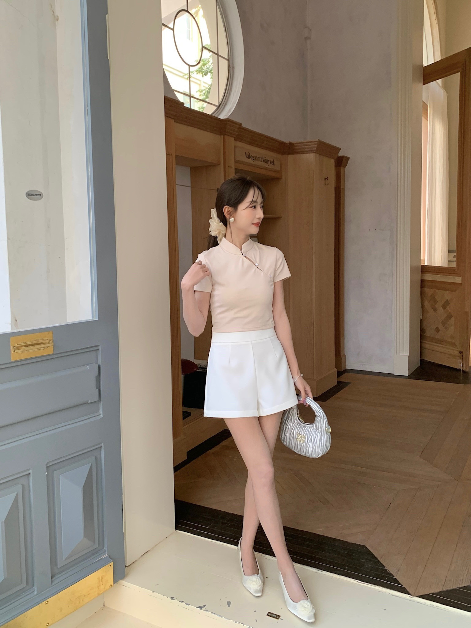 REMI BASIC SHORTS (WHITE) – YOOMI STUDIO