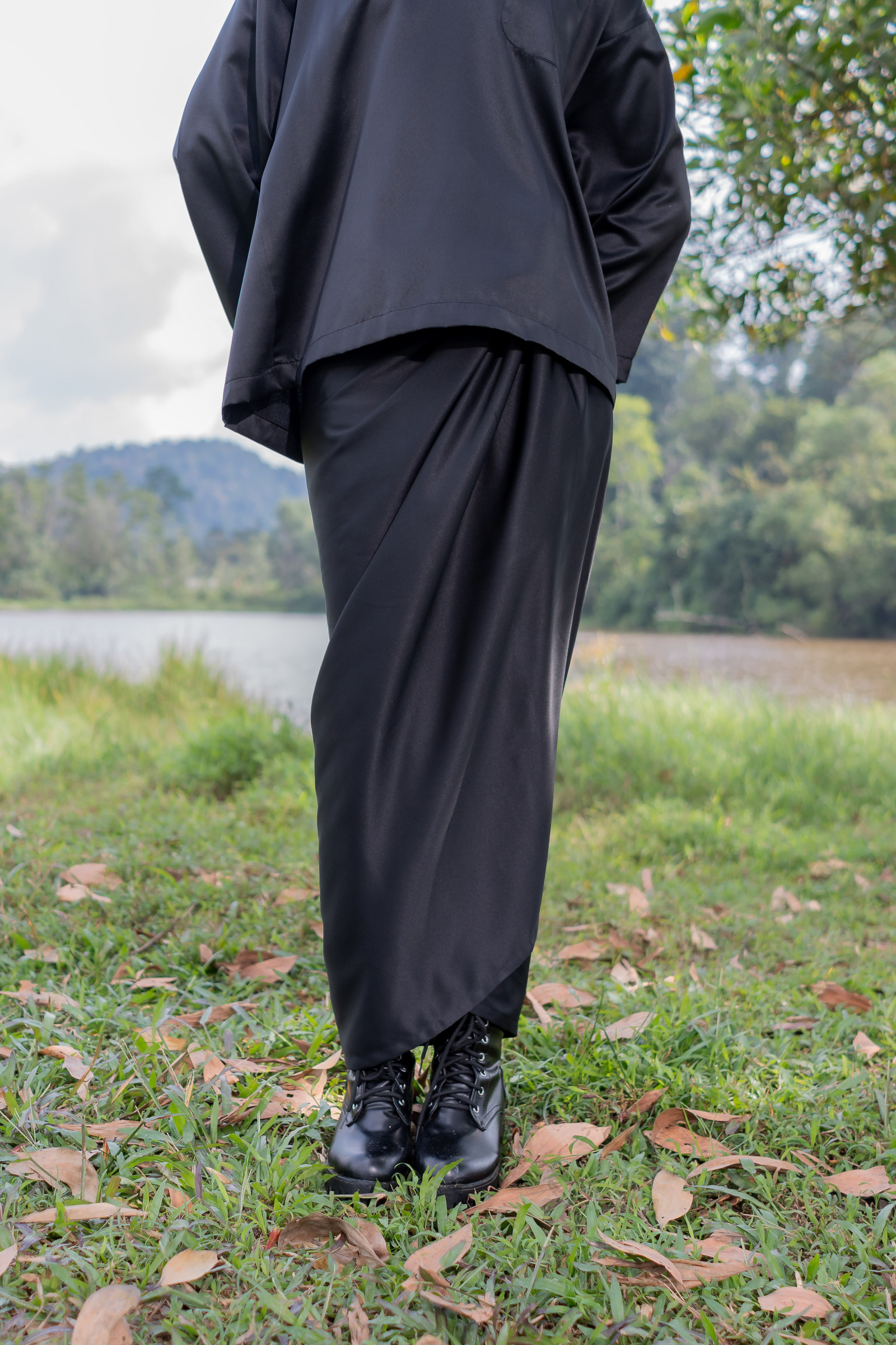 Rumi Sarong in Black – Selcouth Store