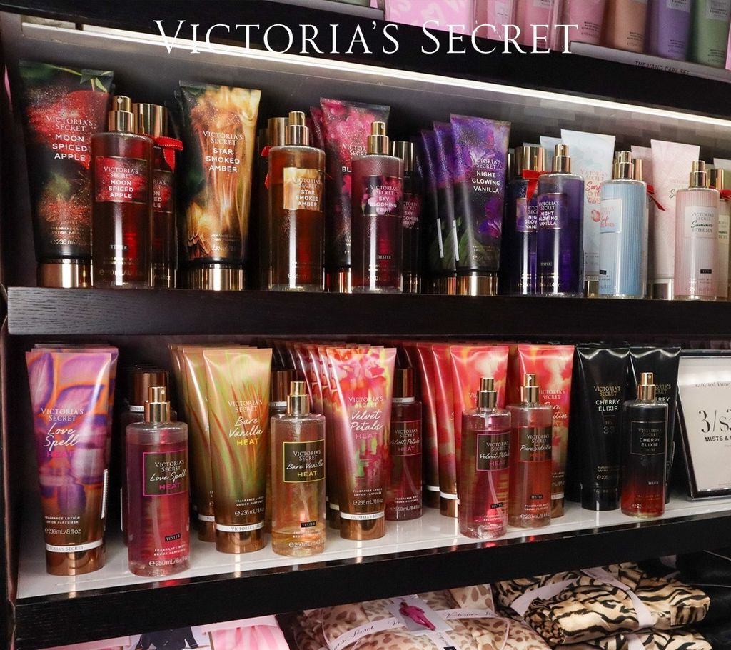 Victorias Secret Cosmic Botanical Fragrance Mist Moon Spiced Apple