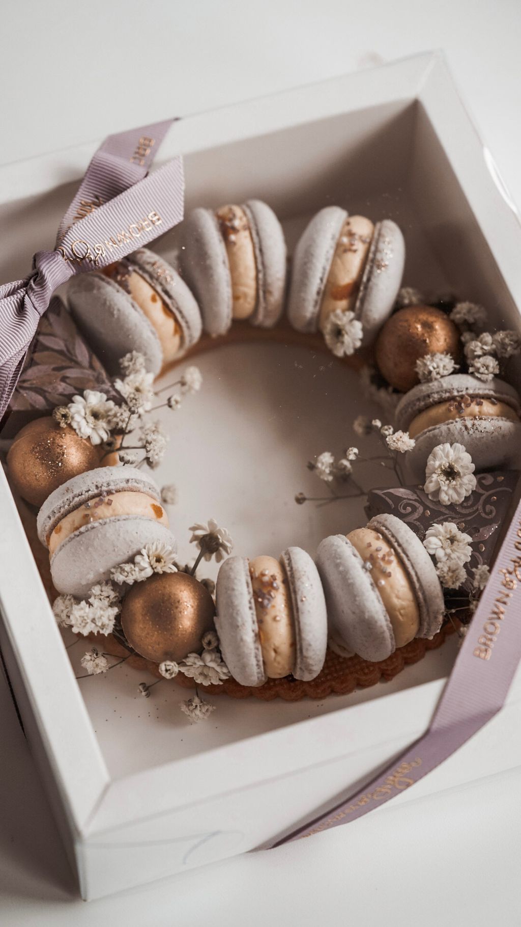 Mini Macarons Wreath – Brown & Sugar