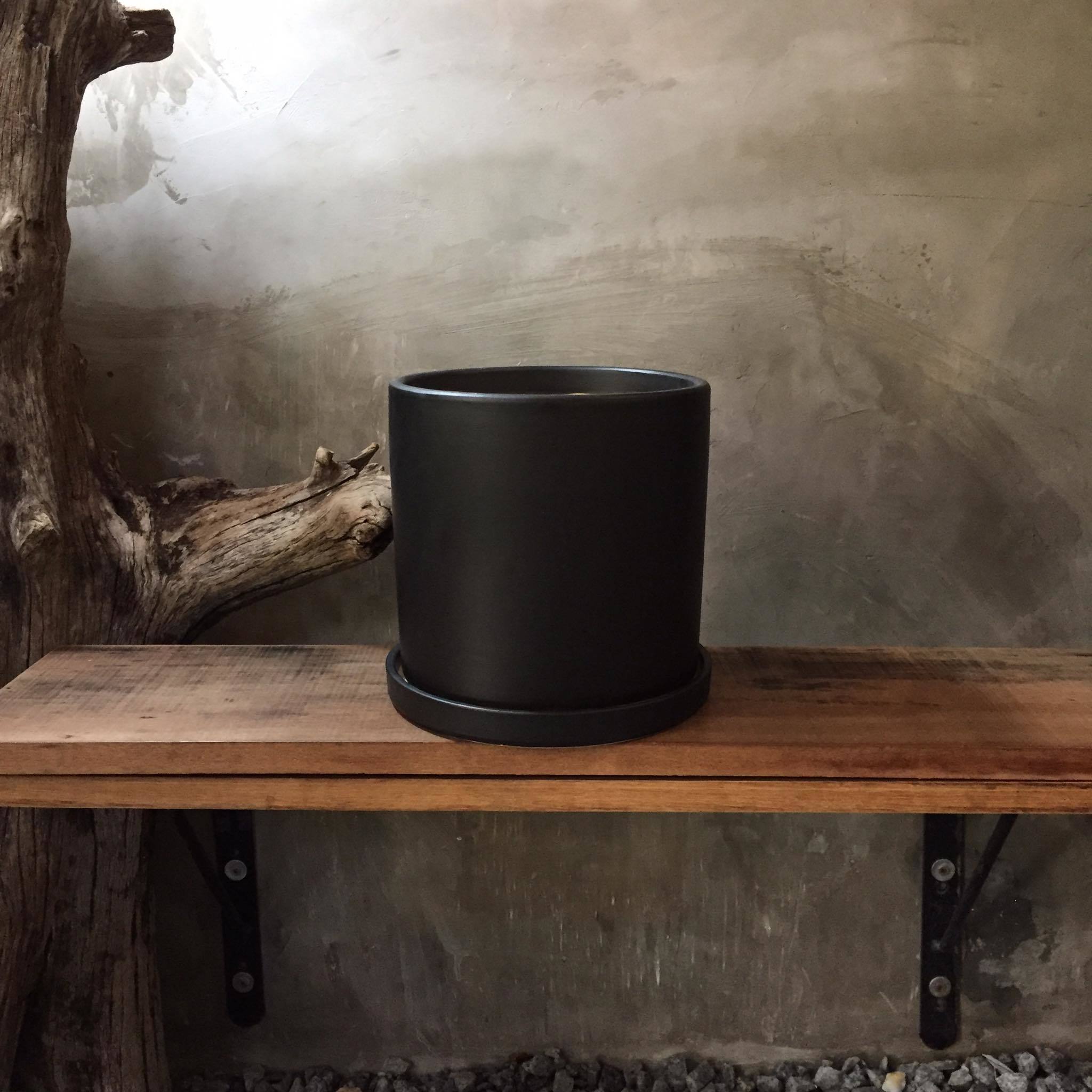 Contemporary Black Pots