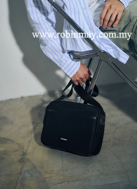 博特方斜背包(L) – ROBINMAY MALAYSIA 经销代购