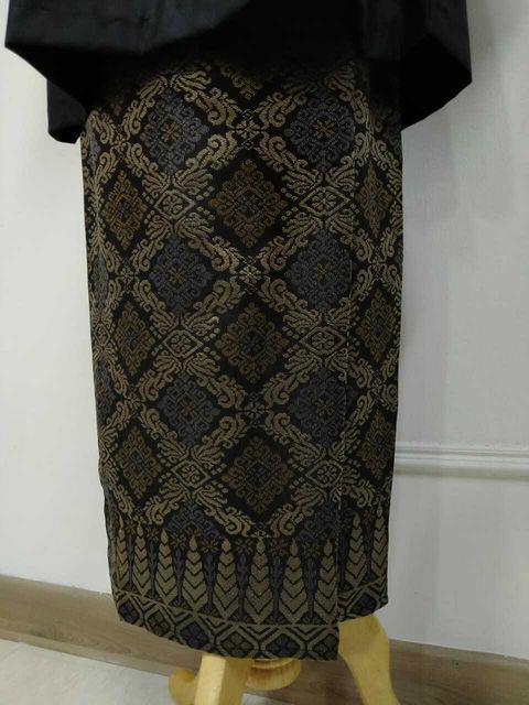 Kurung Songket Aliyah in Black – SheQeen | The Cotton Boutique