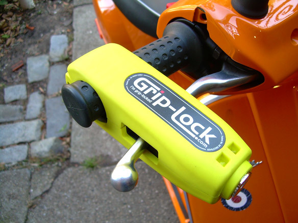 Grip Lock Safety Lock – Vespa Planet