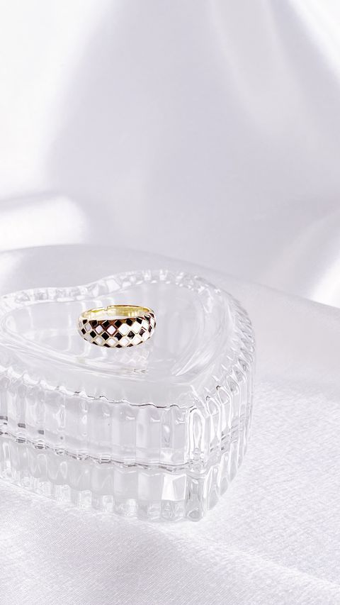 Small Checkered Dome Ring – Love, Kara