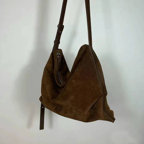 Bucks & Leather – An sisters