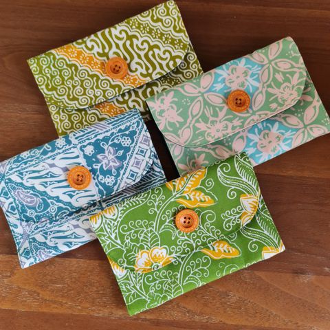 Raya Packet Organizer – Enchanted Batik