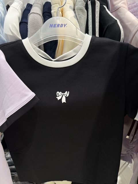 【Nerdy】Ribbon Logo Ringer – DOAKA