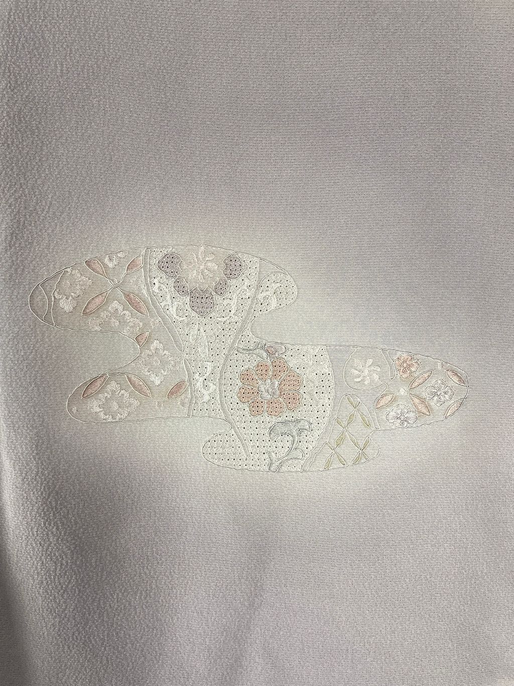 Kimono for Formal Visits, Suzhou Embroidery, Single Crest Kimono for Formal Visits, Suzhou Embroidery, Single Crest