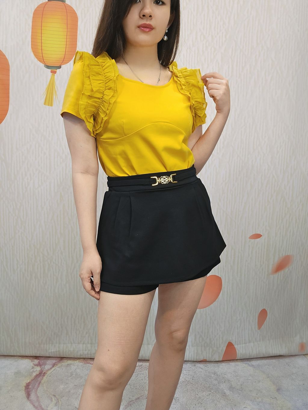 EB70934 Ruffled Accent U Neckline Slim Cropped Blouse – Everbeauty ...