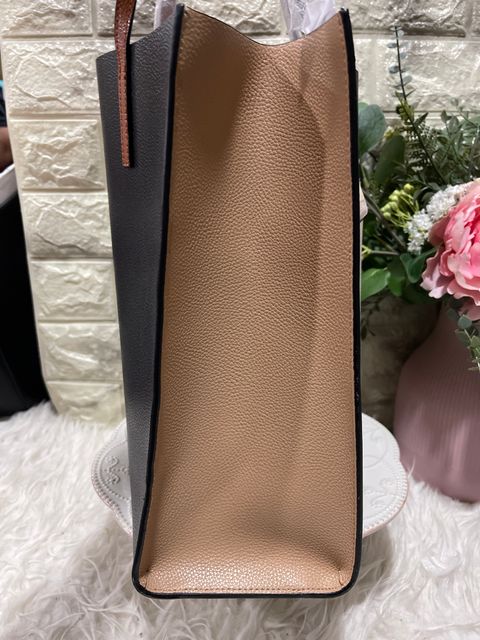 MARC JACOBS GRIND TOTE – USA With Love