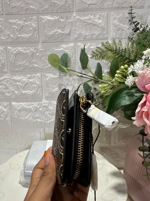 MARC JACOBS – USA With Love