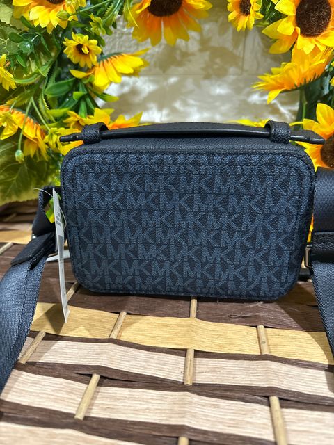 MICHAEL KORS COOPER MICRO MAP BAG – USA With Love