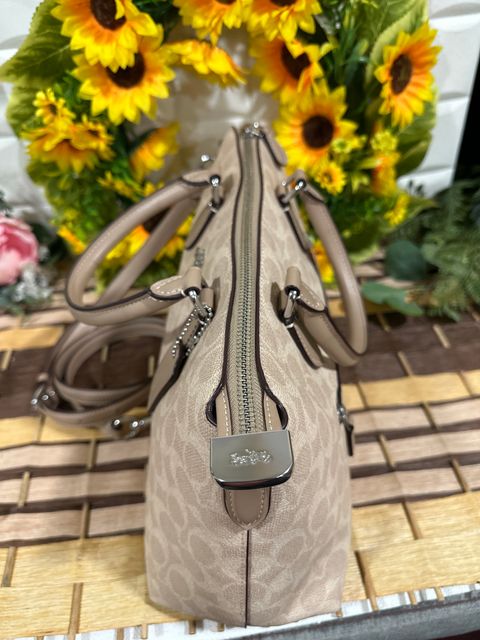 COACH SIG GRG STCHL – USA With Love