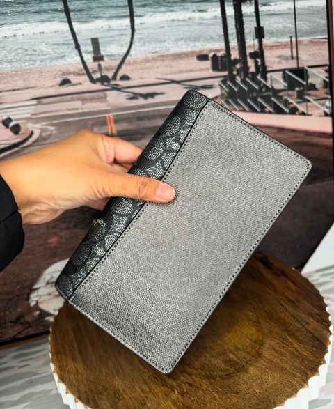 COACH ANN FLDVR MTLC SIG – USA With Love