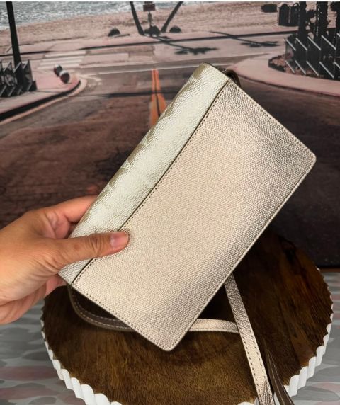 COACH ANN FLDVR MTLC SIG – USA With Love