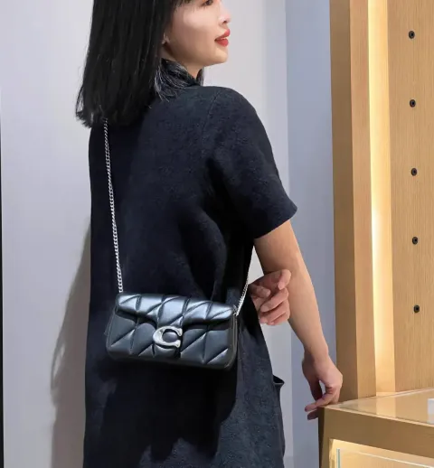 COACH CP149 Tabby Shoulder Bag 20 With Pillow Quilting In Black 单肩包 ...