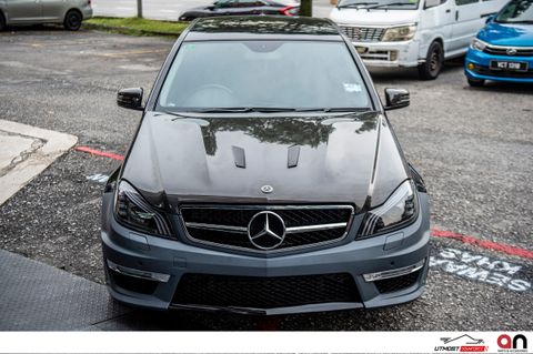 Mercedes Benz W204 Facelift Carbon Hood – Utmost Downforce Garage
