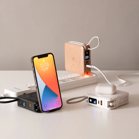 MOZTECH｜萬能充Pro 多功能五合一 行動電源 – THIS IS JACK