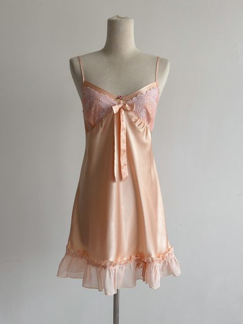 Peachy Love Lace Satin Slip (XS-S) – Violette Wears