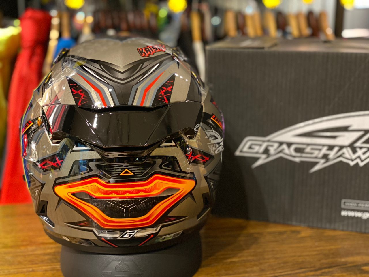 GRACSHAW GENNEX KAISAR CREAM TITAN – VANDERS HELMET